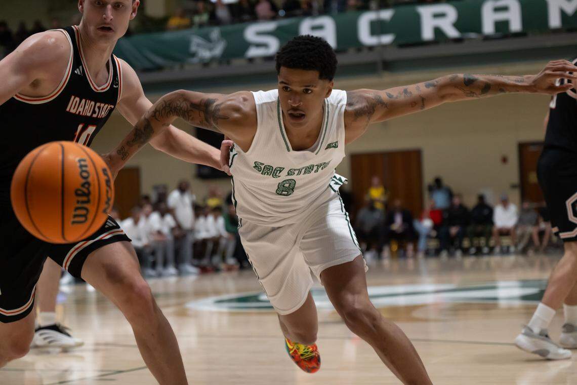 Sac State's Shaqir O'Neal wins NCAA dunk contest. 'Shout out Shaq State!'