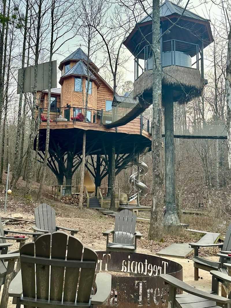 Rent this secluded Oklahoma treehouse cabin for around $200 per person ...