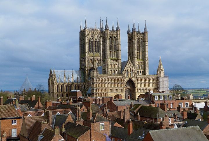 10 UK cities worth exploring instead of the famous places