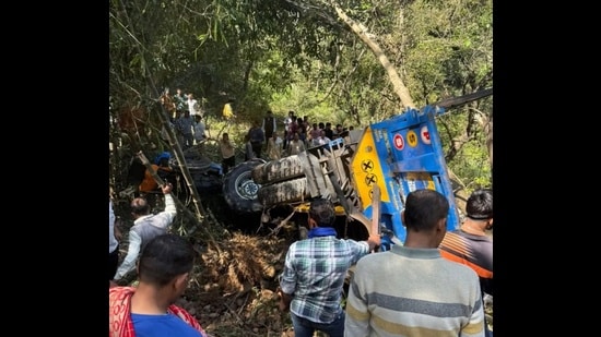 3 pilgrims from Punjab killed as tractor-trolley rolls down gorge in Kangra