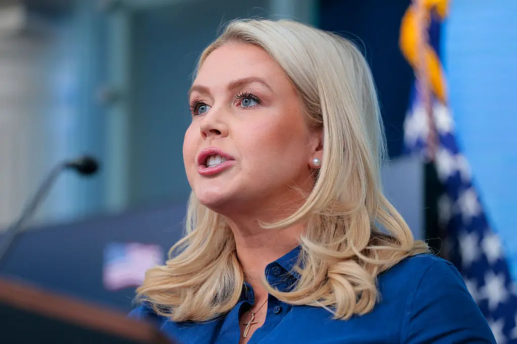'No one's there!': Karoline Leavitt suffers major embarrassment on live ...