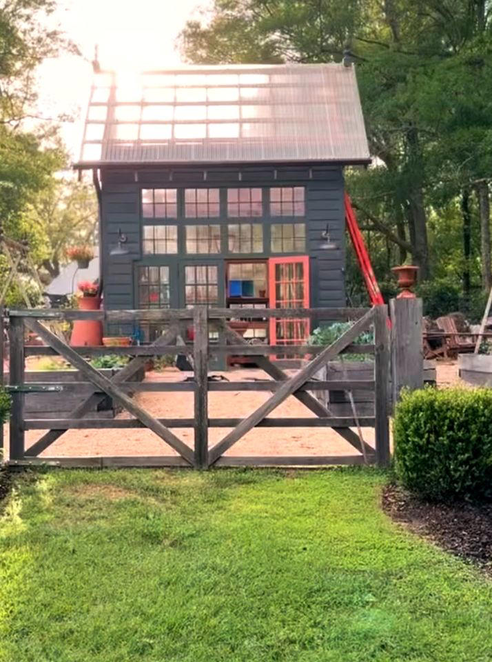Erin Napier shares new photos of her and husband Ben's country house ...