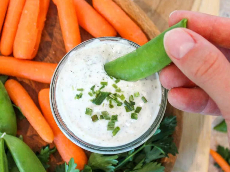 A busy dietitian, who strength-trains during her son's naps, shares how ...
