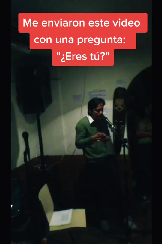 Sorpresas de la vida. Alguien me grabó diciendo un poema en algún bar