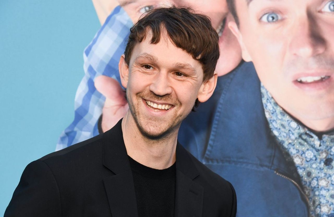 Qui est Caleb Ellsworth-Clark, le nouveau Dewey dans le revival de ...