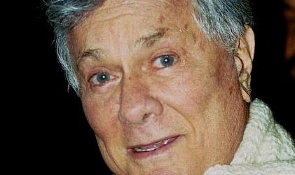 Tony Curtis was a Hollywood heartthrob—with a chilling dark side