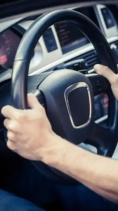 90% of drivers are holding their steering wheel wrong
