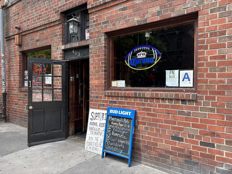 17 New York City dive bars with the kind of charm you can’t fake