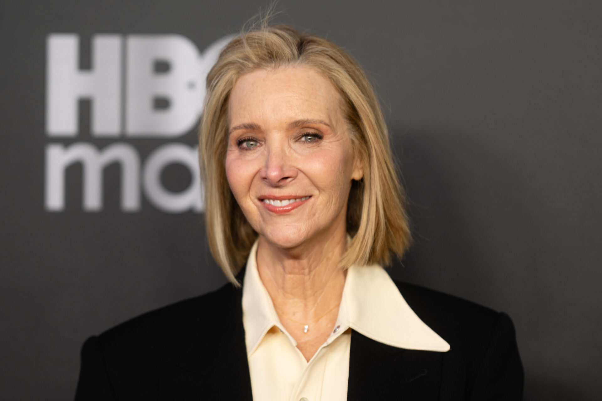 Ninguém se importava comigo: Lisa Kudrow revela bastidores de 'Friends'