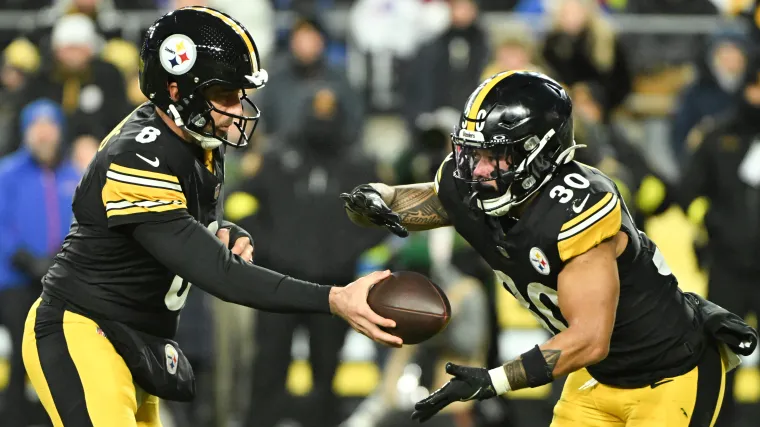 How Steelers' Jaylen Warren reacted to Aaron Rodgers situation