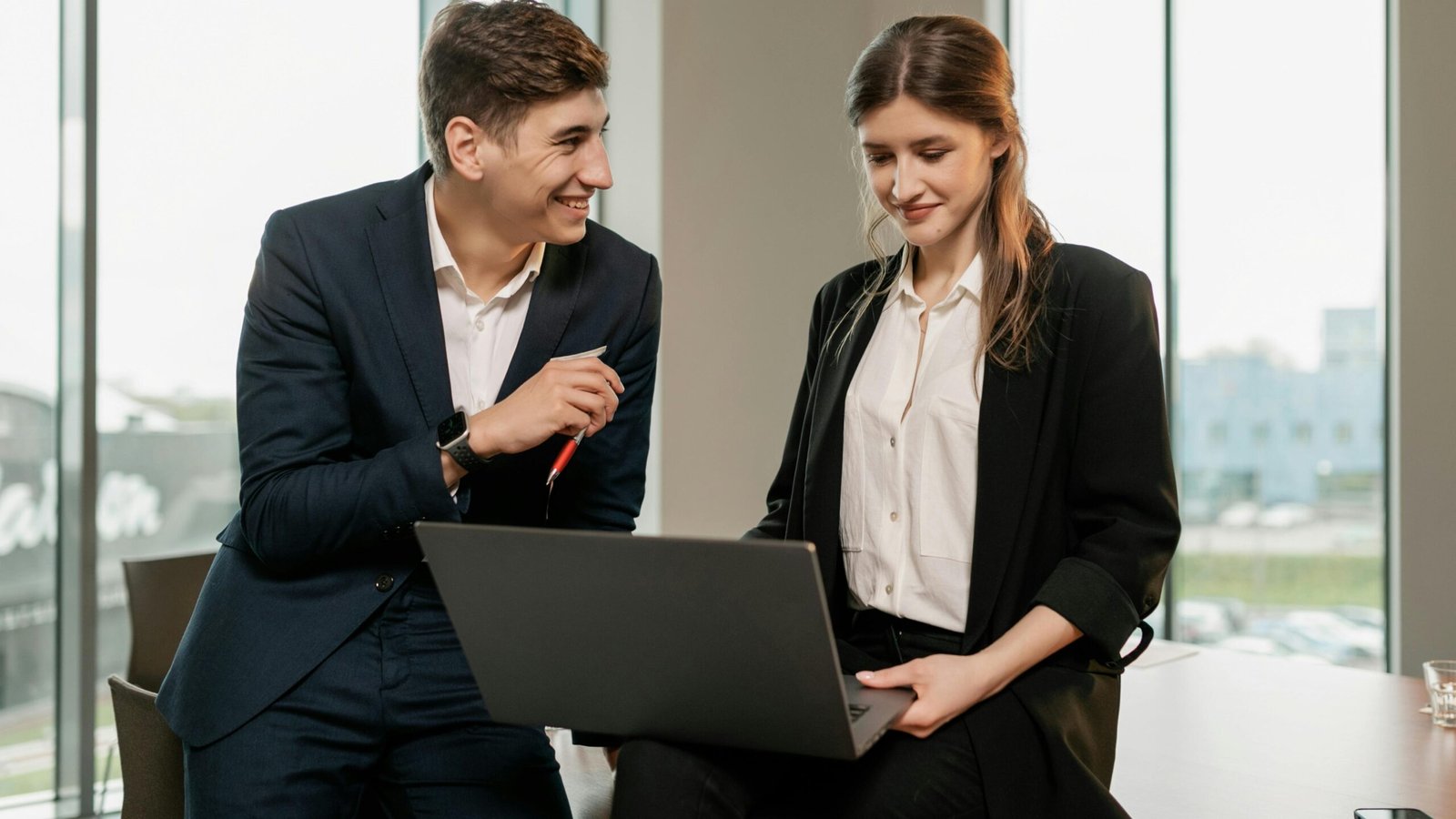 Things confident men do that women notice
