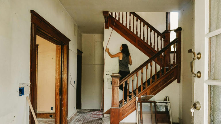 Woman buys home, only to find a 'secret room' missing from the owner's ...