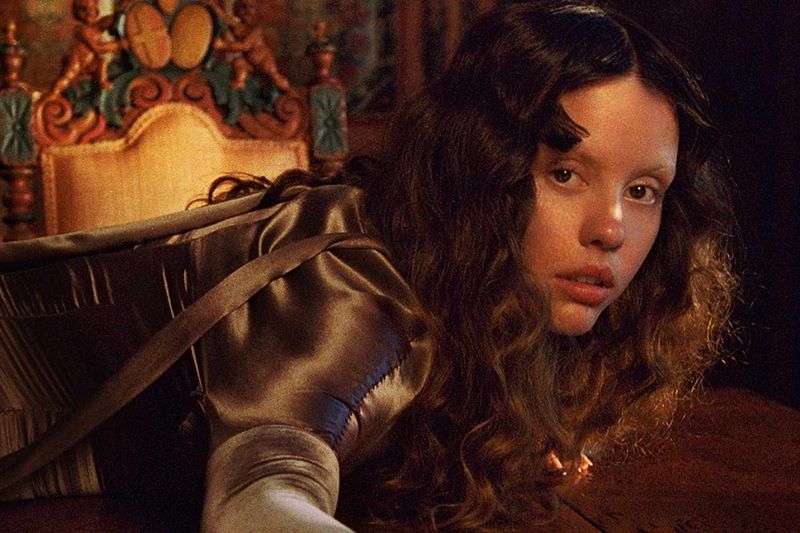 15 actresses whose unique features set them apart
