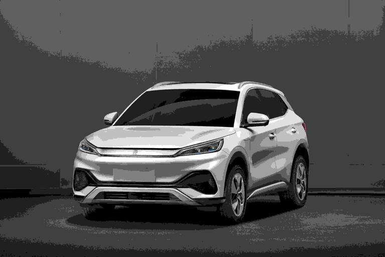 Should you buy BYD before or after China's auto market implodes?