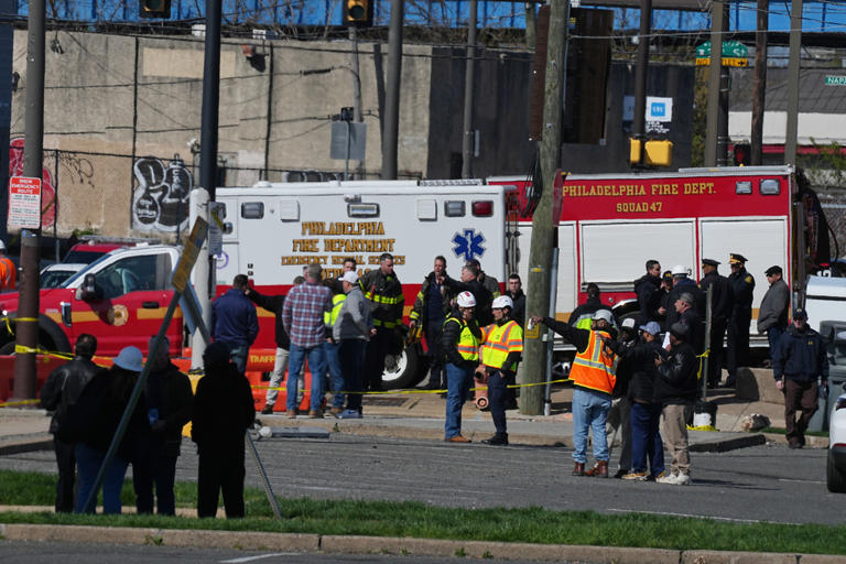 1 killed, 2 presumed dead after partial roof collapse at parking garage ...