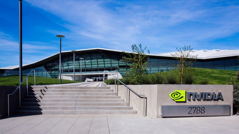 Billionaires are dumping Nvidia and buying this unstoppable AI stock ...