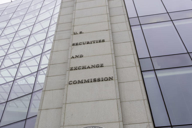 Investment advisors still struggle with fees, conflicts, and ...