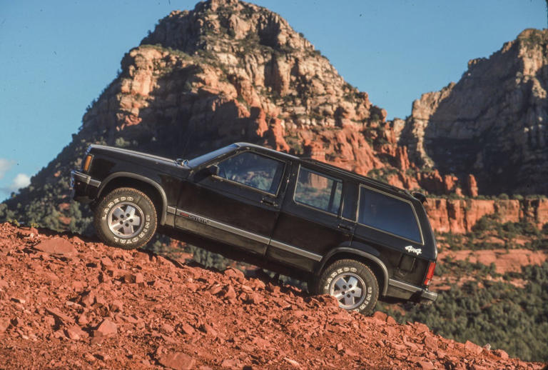 Report: GMC is bringing back the Jimmy as a body-on-frame SUV, but will ...