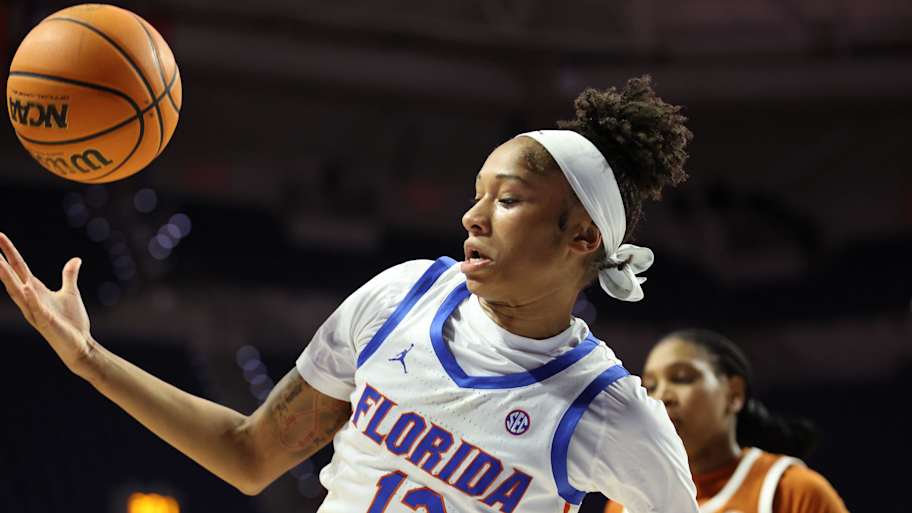 Lady Vols host rival school's transfer guard amid roster rebuild