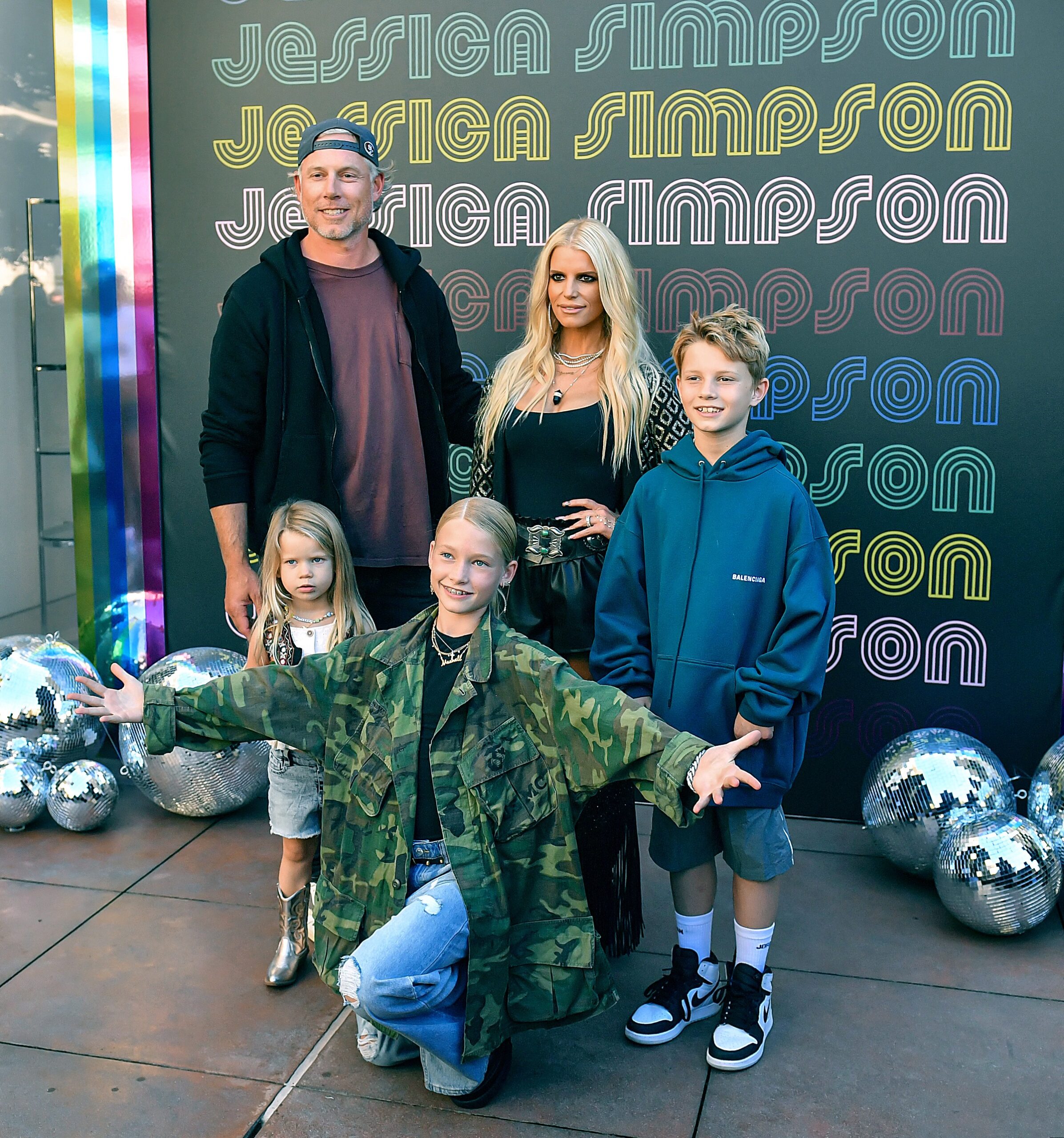 Friends fear Jessica Simpson is rushing into new romance, already ...