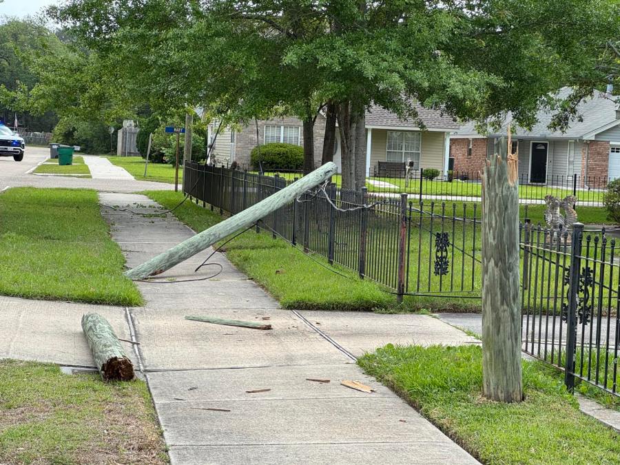 18-wheeler takes down power pole in Slidell