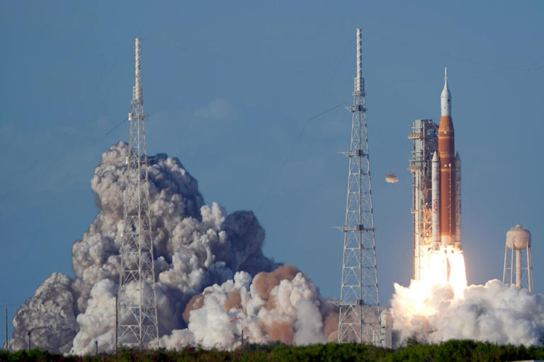 Artemis II moonshot reflects a spacefaring vision present in Jules ...
