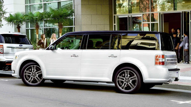 Ford’s final 365-horsepower family wagon is a steal in 2026