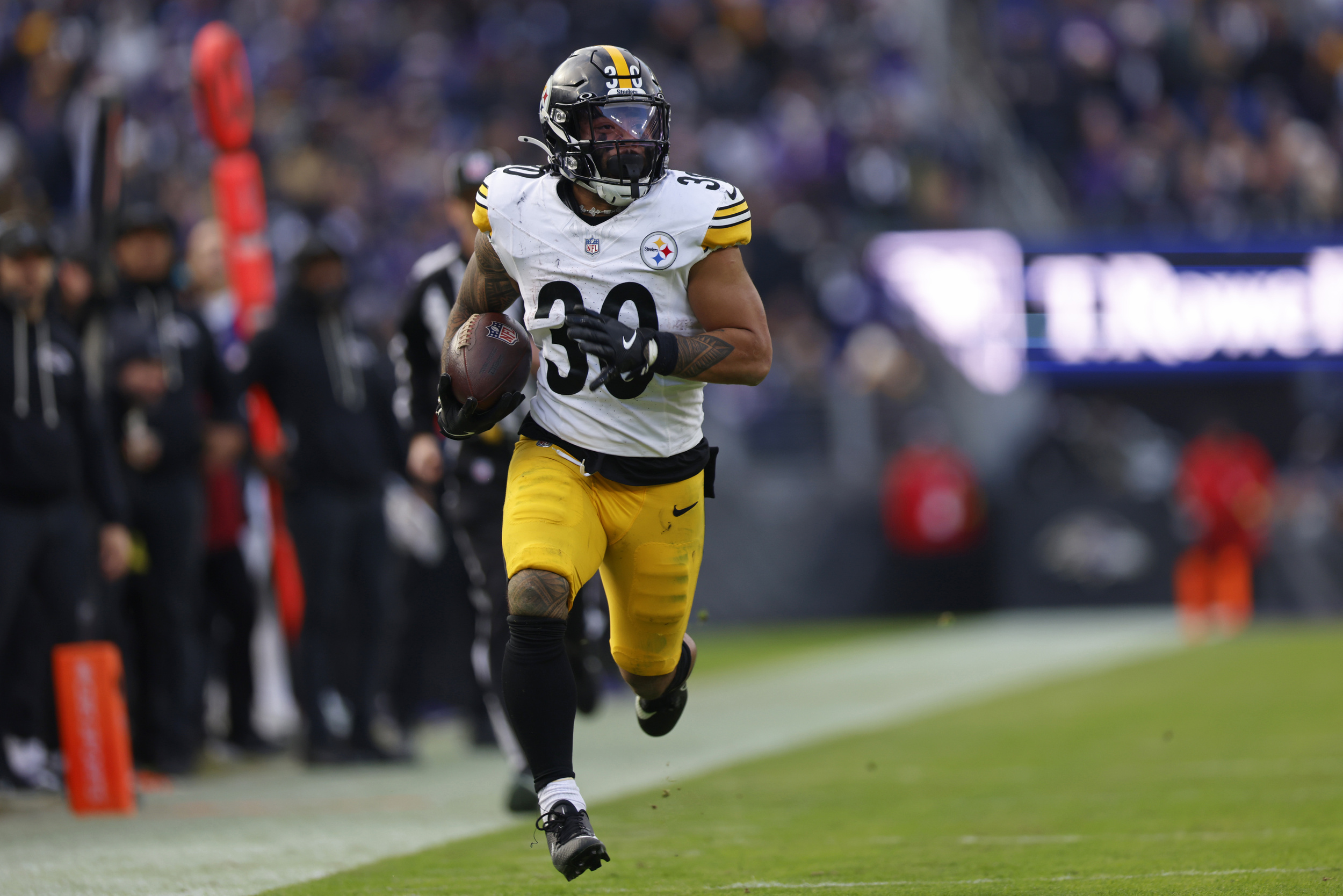 Steelers' Jaylen Warren makes telling comment about Aaron Rodgers ...