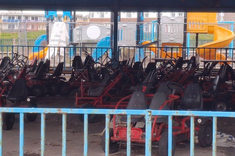 Abandoned Pontins left to rot - eerie rides, empty holiday flats and ...