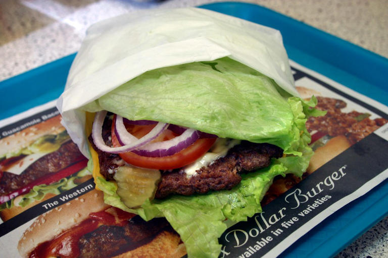 Dem-endorsed $20 minimum wage for fast-food workers leads Carl’s Jr ...
