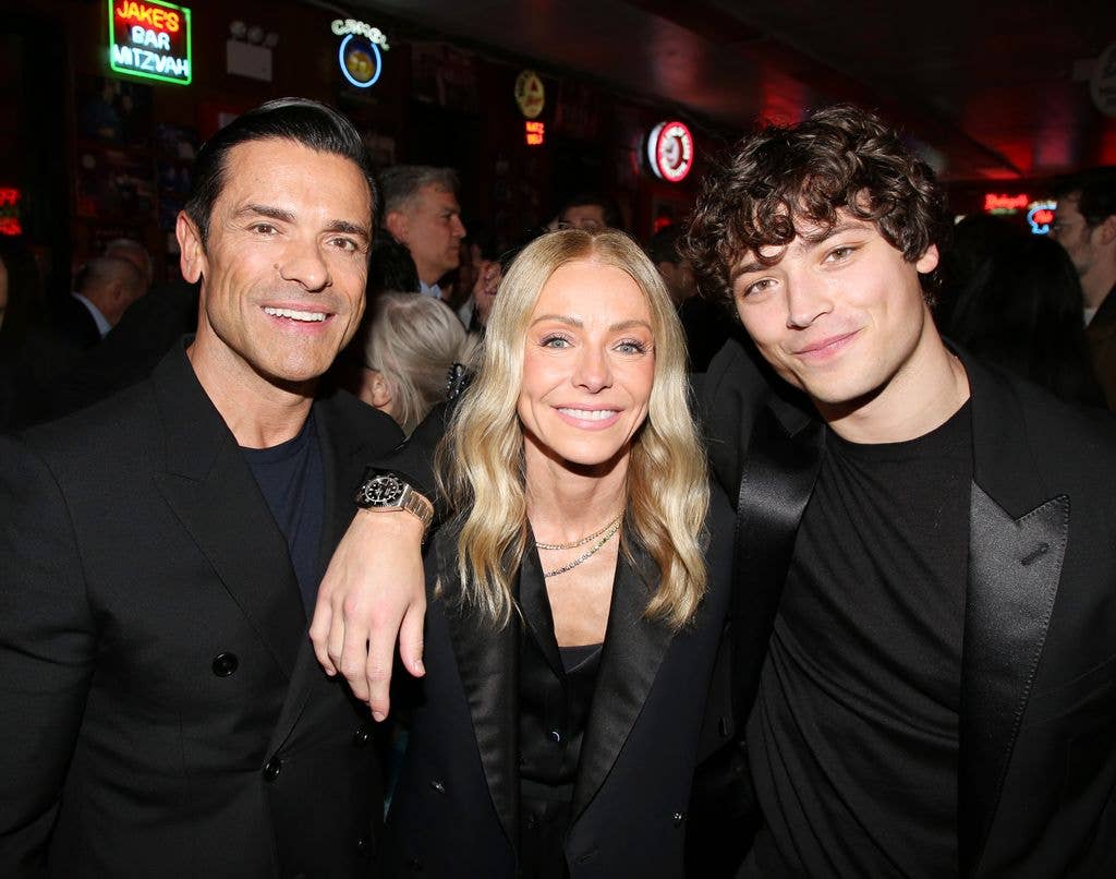 Kelly Ripa shares sweet family moment as son Joaquin makes major ...