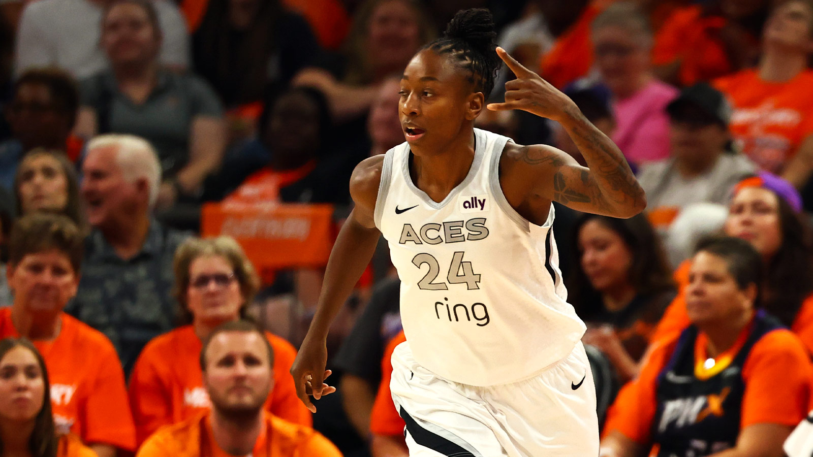 Jewell Loyd, Chennedy Carter highlight Las Vegas’ injury report for ...