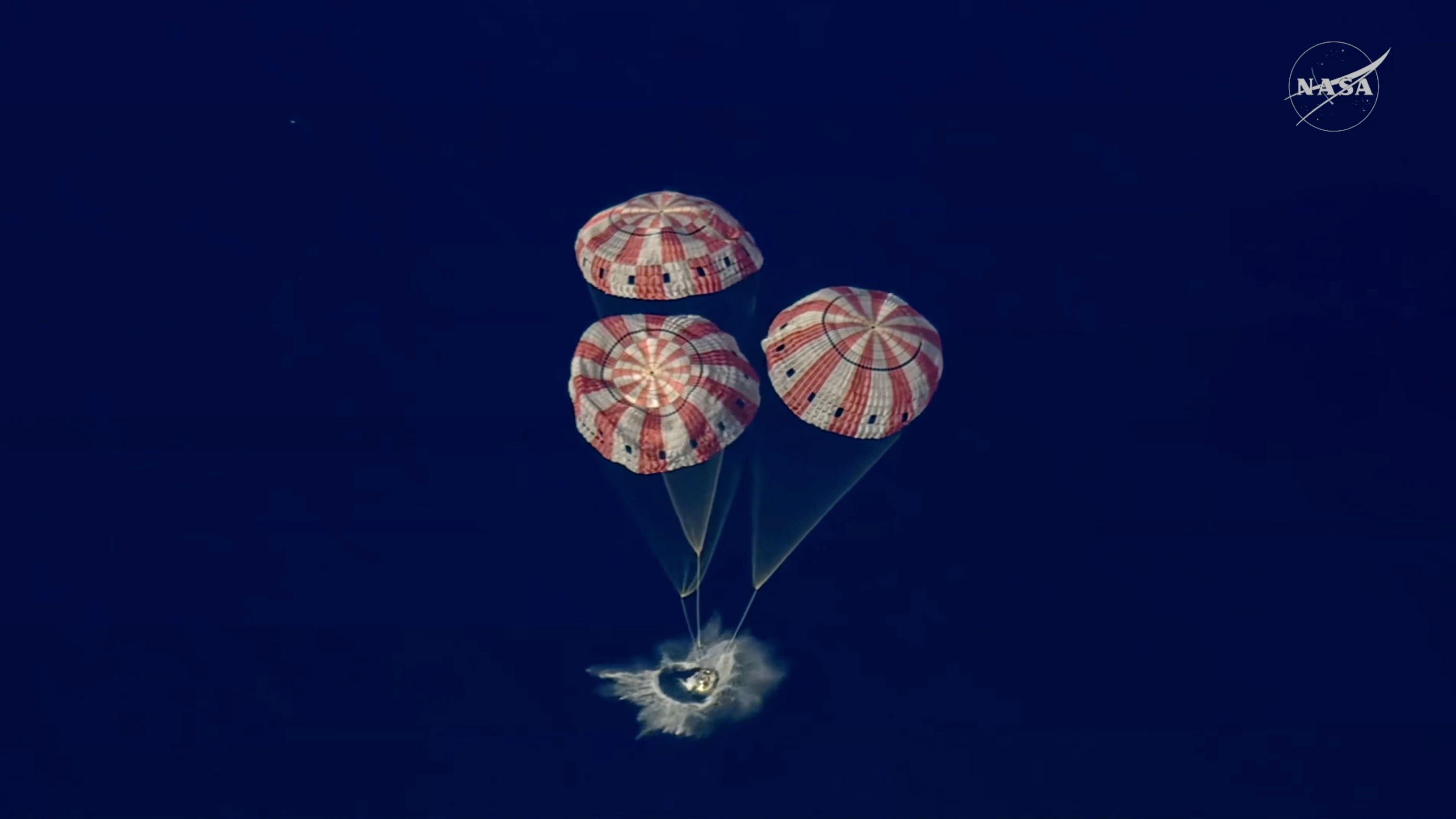 Artemis II crew splashes down in Pacific, ending historic moon mission