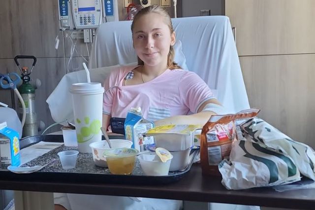 Teen waitress who kept serving tables through cancer journey left in ...