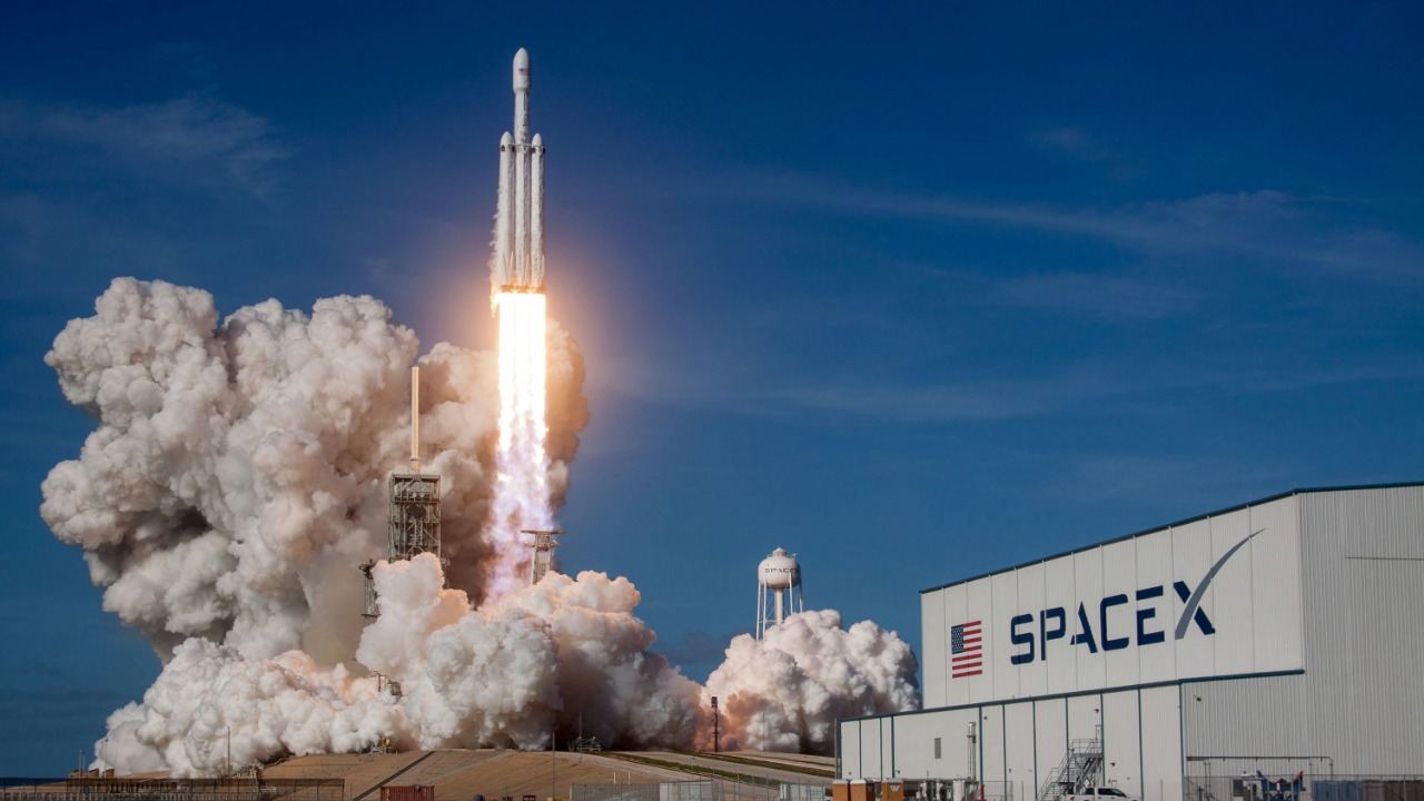 SpaceX installs gear at Texas chip site, targets 2026 output