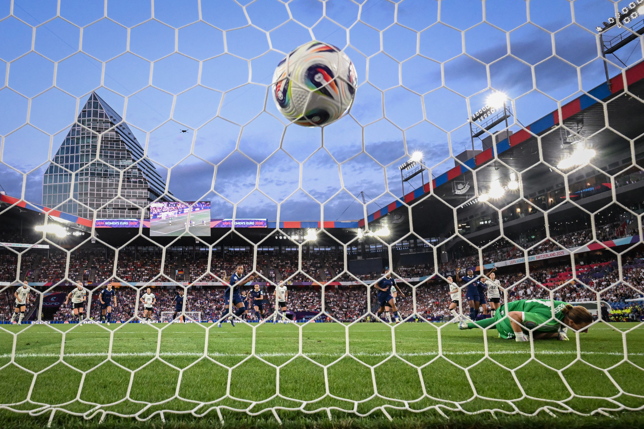 Un incendie dans les vestiaires oblige le FC Bâle à renvoyer son match