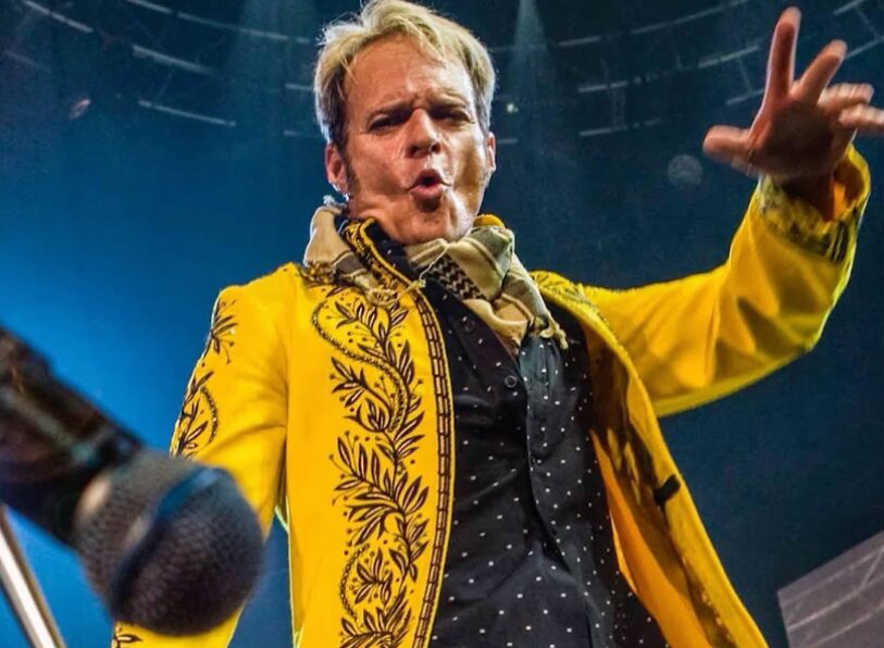 Teddy Swims pulls off a desert plot twist with David Lee Roth at ...