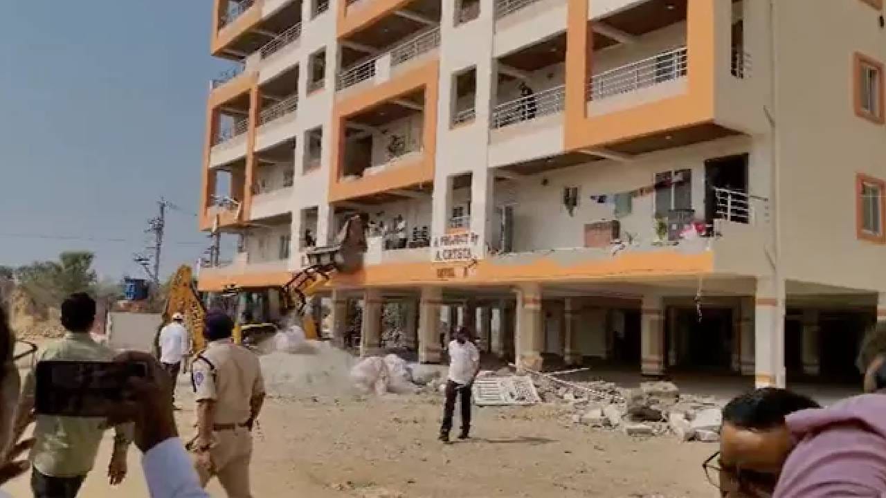 Hydraa launches massive demolition drive in Sangareddy district amid ...