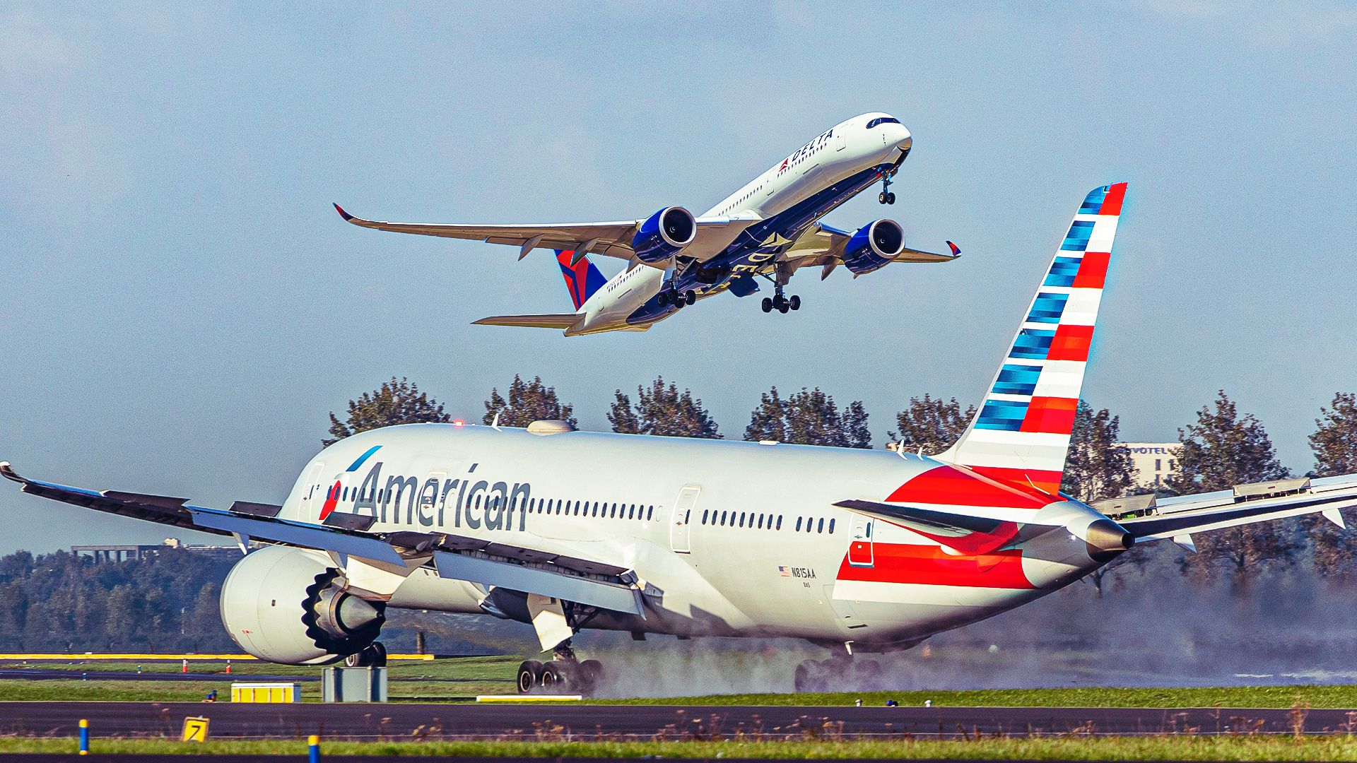 The striking differences between the Airbus A350 & Boeing 787 Dreamliner