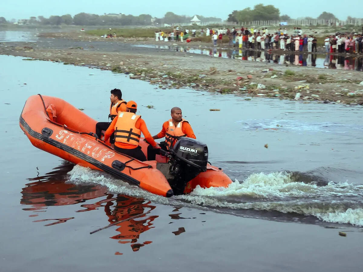 Mathura boat tragedy: Death toll rises to 11; vessel operator held