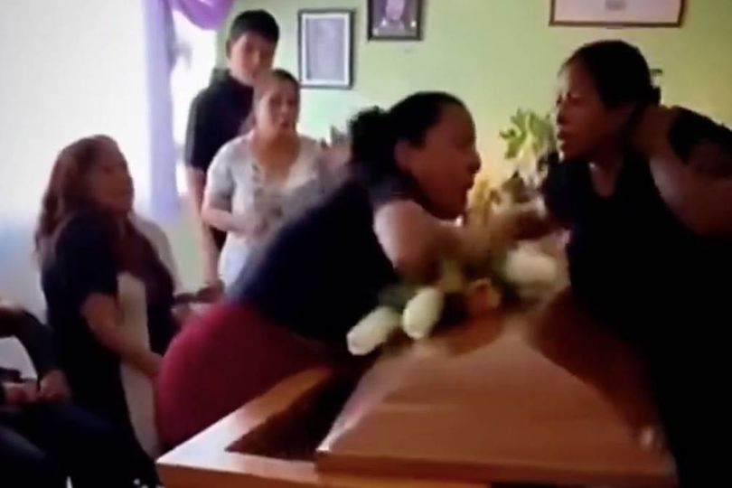 Women brawl over dead man's coffin after learning they both dated him ...