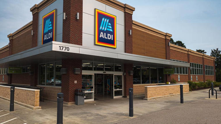 Aldi’s $7 garden hats offer chic style while still providing shade outdoors