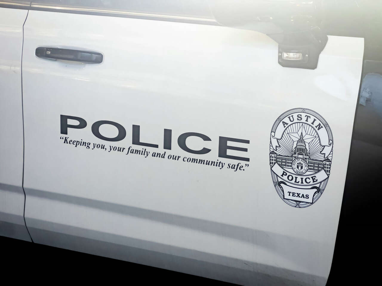 Pets found eating cat carcasses in alleged Austin abandonment case; 1 ...