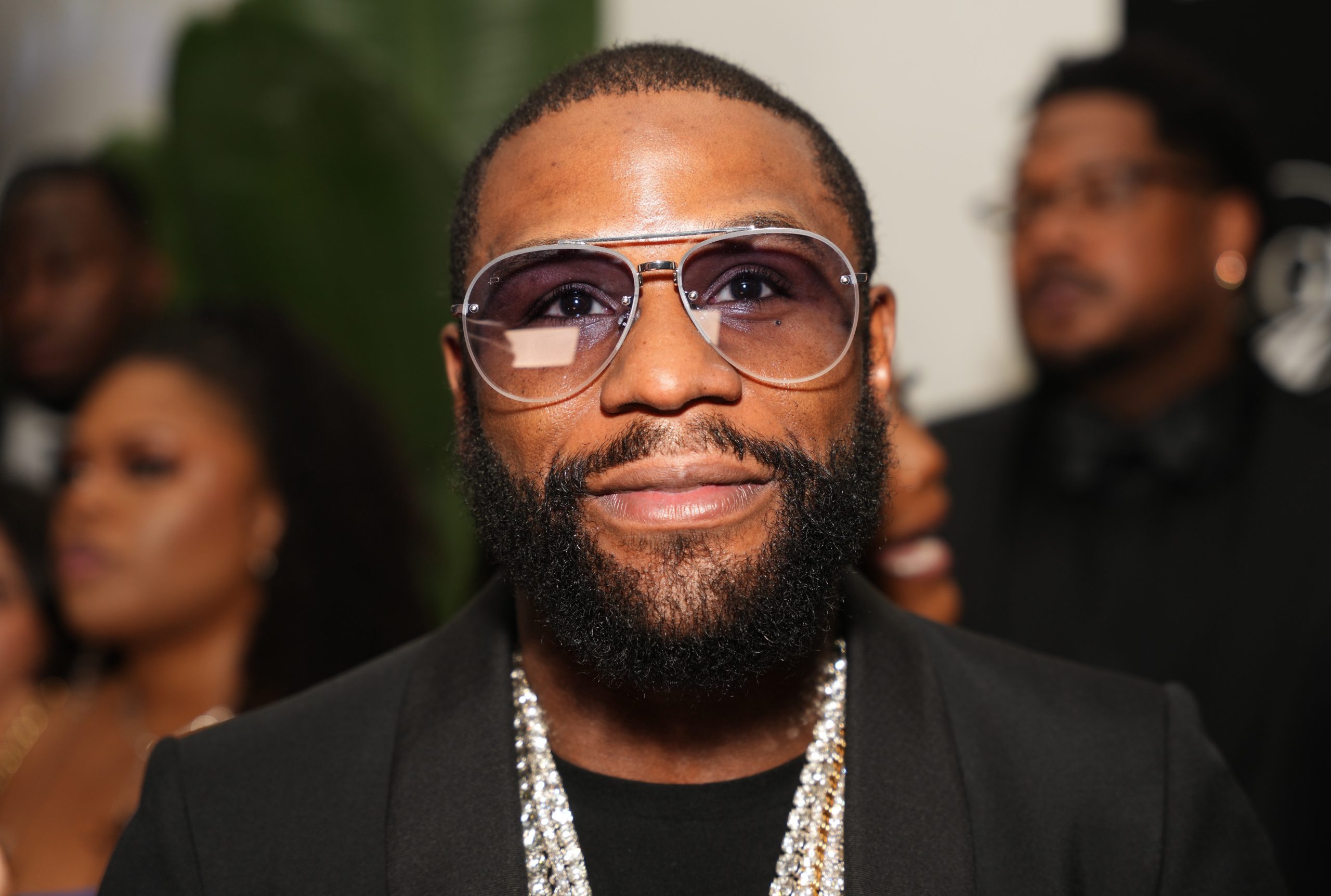 Floyd Mayweather claims trusted associate pulled off $175 million ...