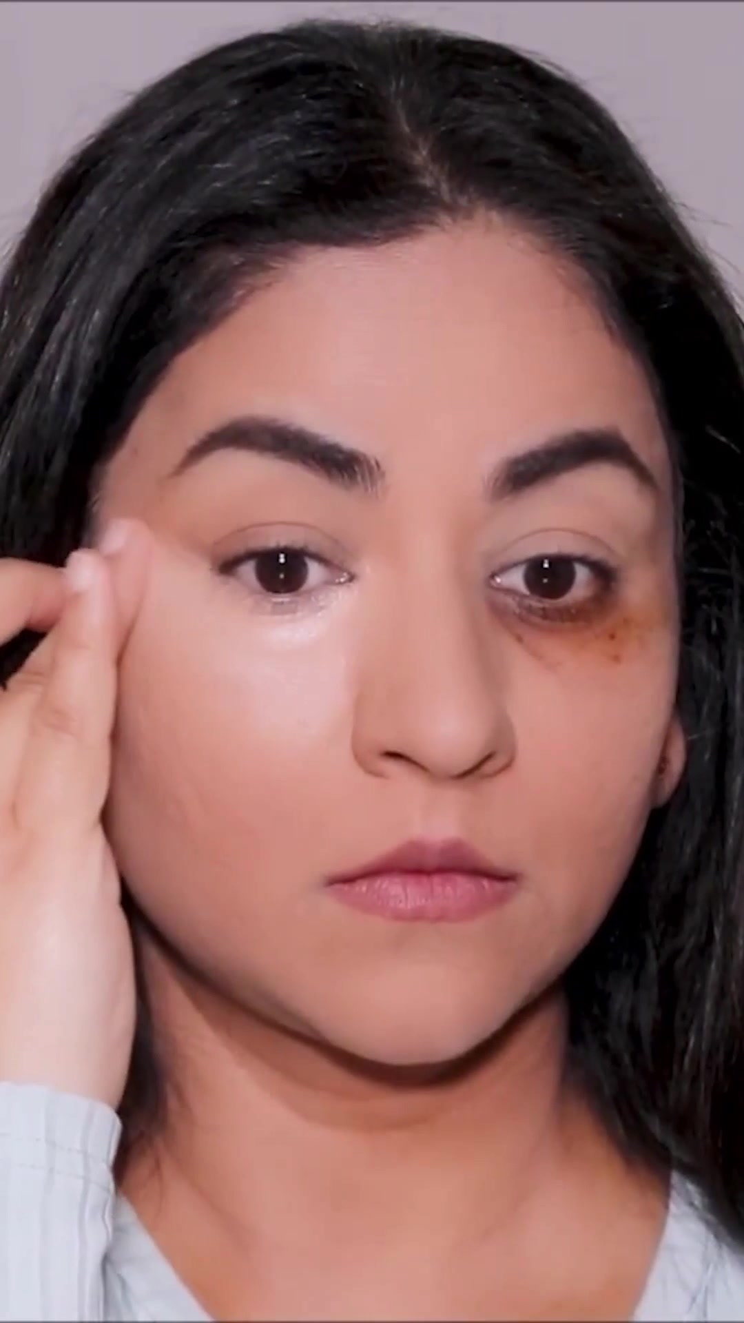 Peach tones for under-eye neutralizing