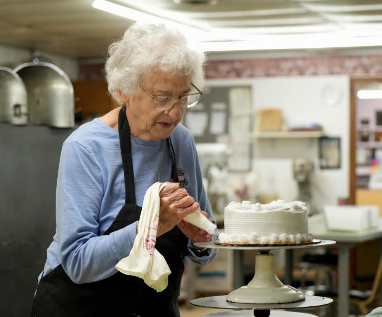 Reeves Cake Shop in Kenmore to close after 50 years