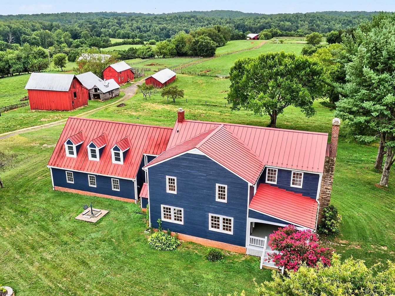 Historic 1837 indigo farmhouse in Rixeyville, Virginia, nestled on 300 ...