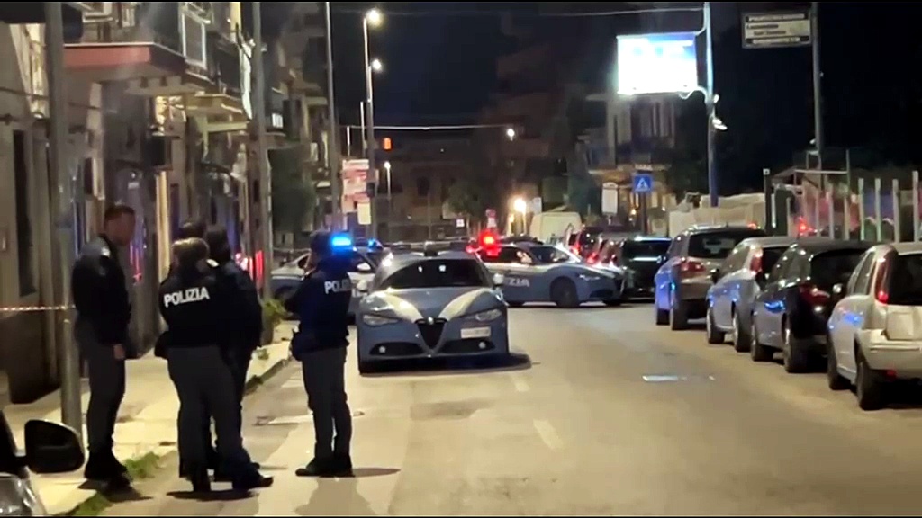 Palermo, notte di terrore a Sferracavallo: raffica di Kalashnikov ...