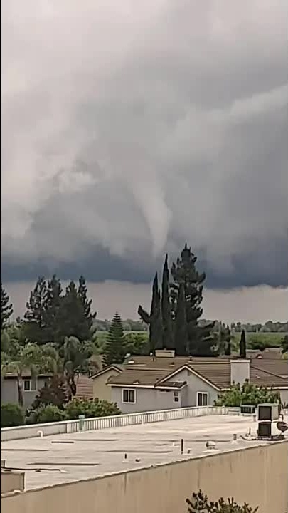 Funnel cloud spotted near Salida, California