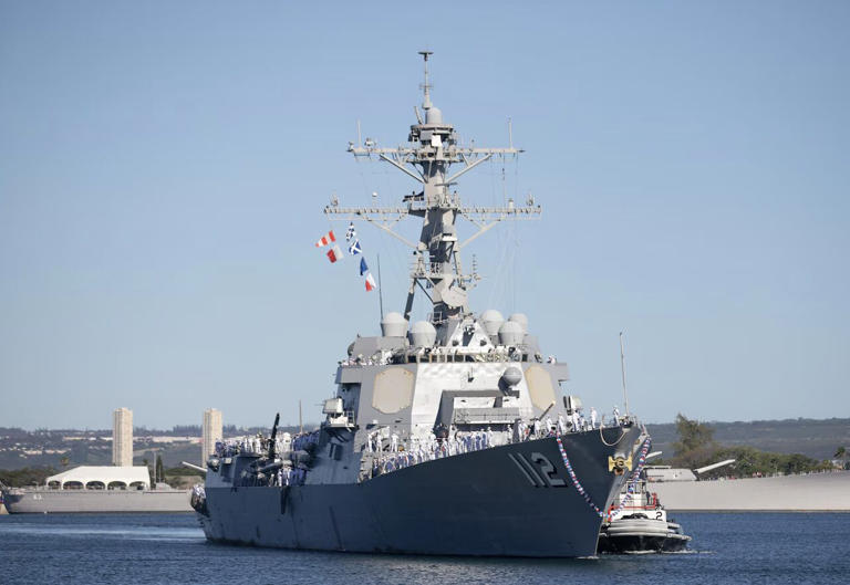 US Aegis destroyers begin mine clearance in Strait of Hormuz